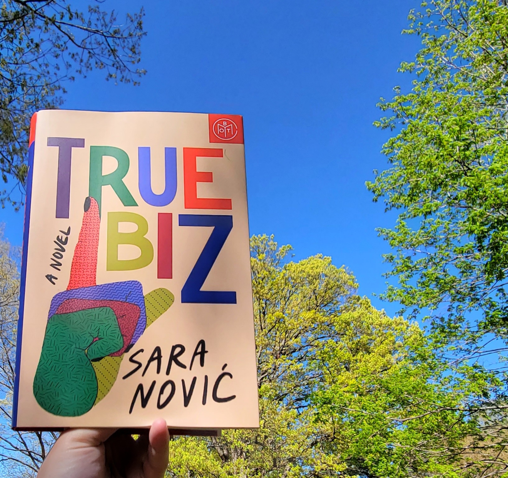 TRUE BIZ – Sara Nović – A Girl Named Tommi