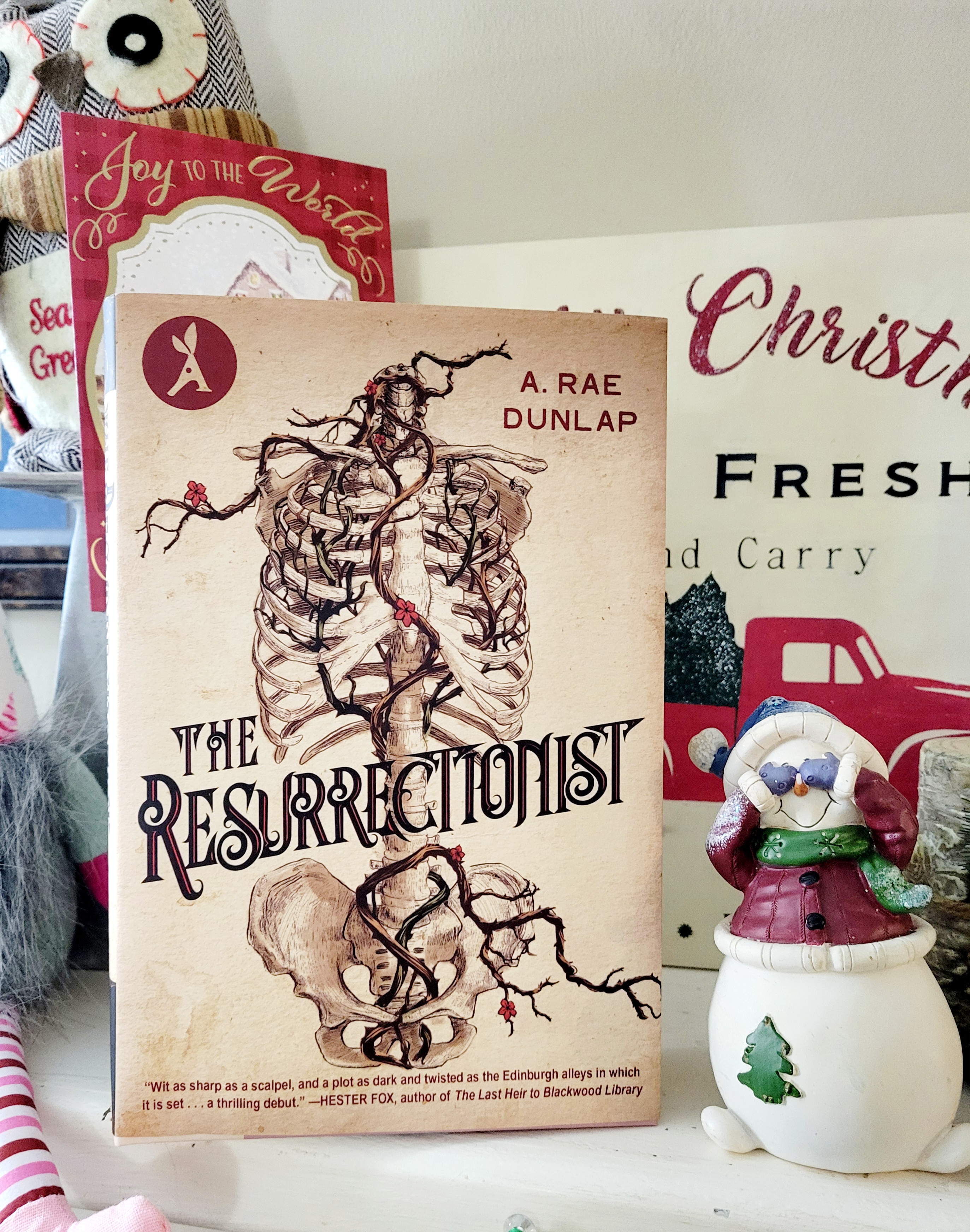 THE RESURRECTIONIST – A. Rae Dunlap – A Girl Named Tommi